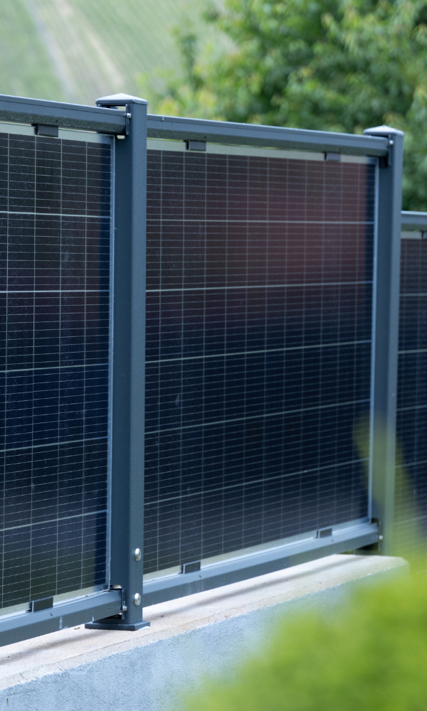 Solarzaun von Next2Sun: Nachhaltige Stromgewinnung & Sichtschutz